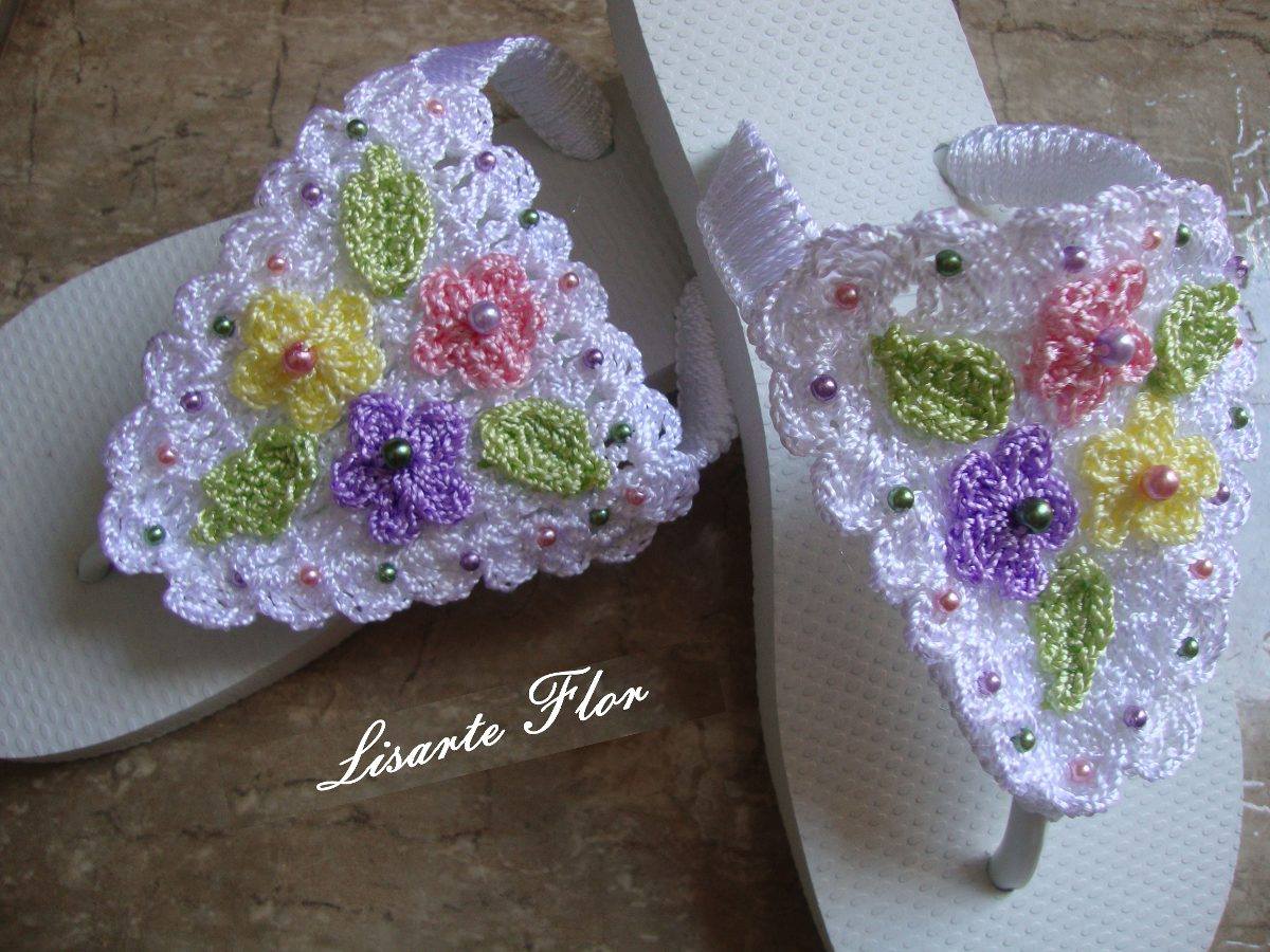 Tina's handicraft : 20 different designs for slippers