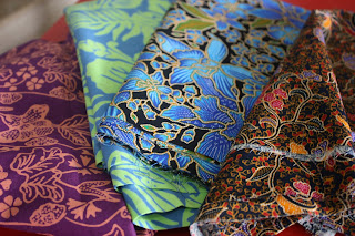 whirls and twirls around the world: Malaysia crafts: Batik for Kids