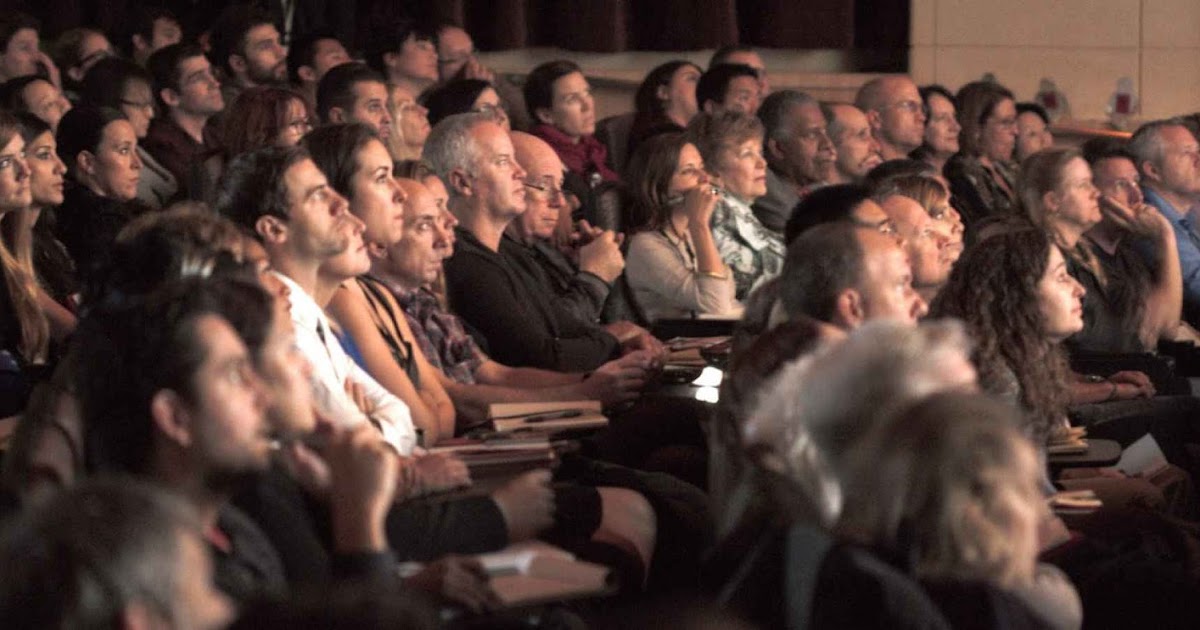 How to Grab the Attention of Your Audience throughout the Essay