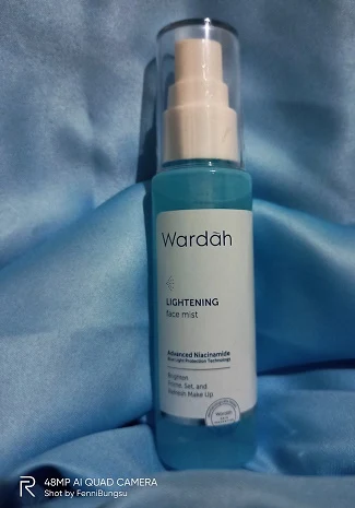Perbedaan Wardah Lightening Face Mist dengan C-Defence Face Mist