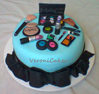 VeroniCakes: Bolo de Maquiagens