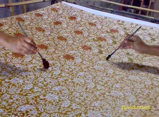 Batik Adalah Identitas: Pembuatan Batik Berdasarkan Kategori