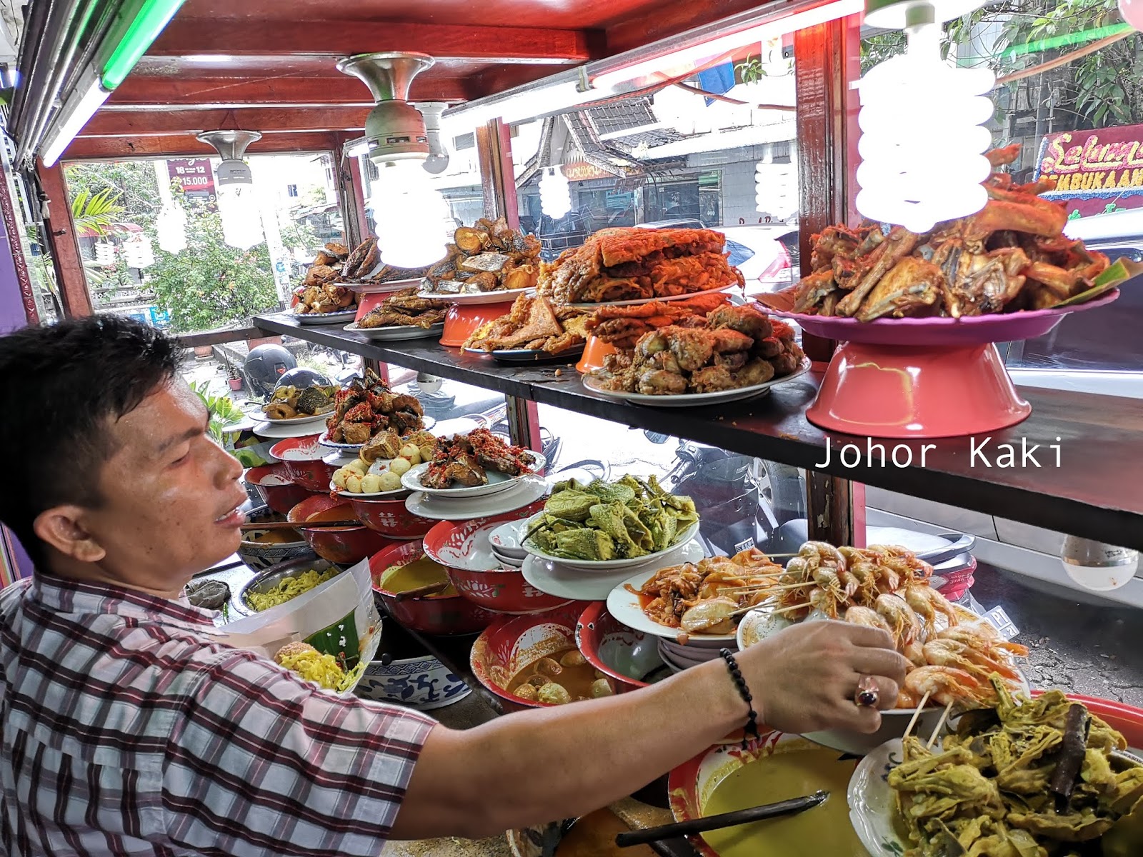 Putri Minang Nasi Padang in Tanjung Pinang @ Jalan Bakar Batu |Tony ...