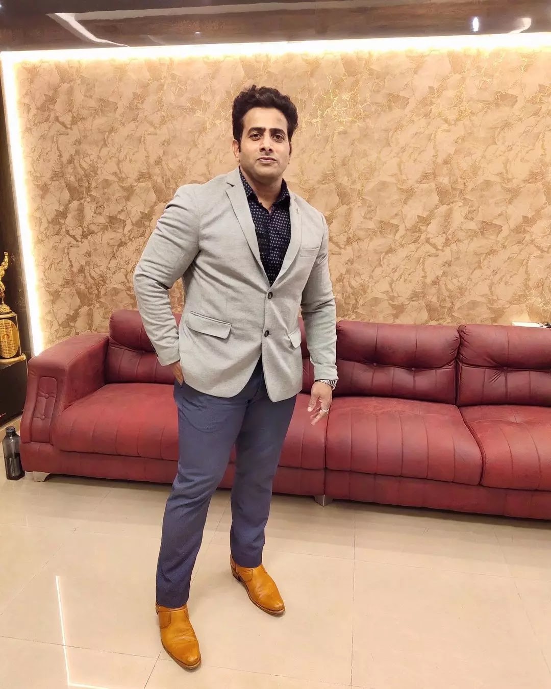 suhas madhukar khamkar biography in hindi