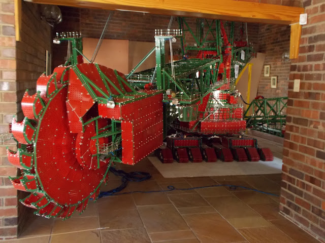 Bagger 288 Giant Meccano Model: Display of Bagger 288 to a wider ...