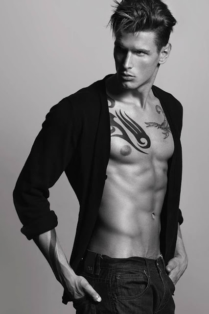 Julien Descamps by Wong Sim | Oh yes I am