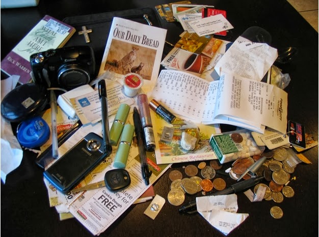 Organizing Purse: 4 Steps to Organize a messy Purse |Practically Organized