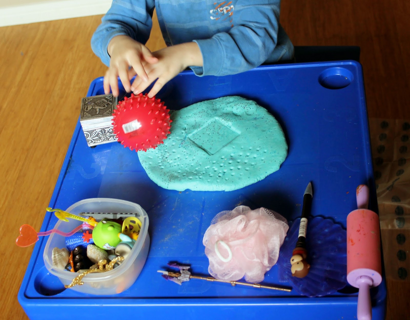 Adventures at home with Mum: Play-doh Printing, a Matter of Texture