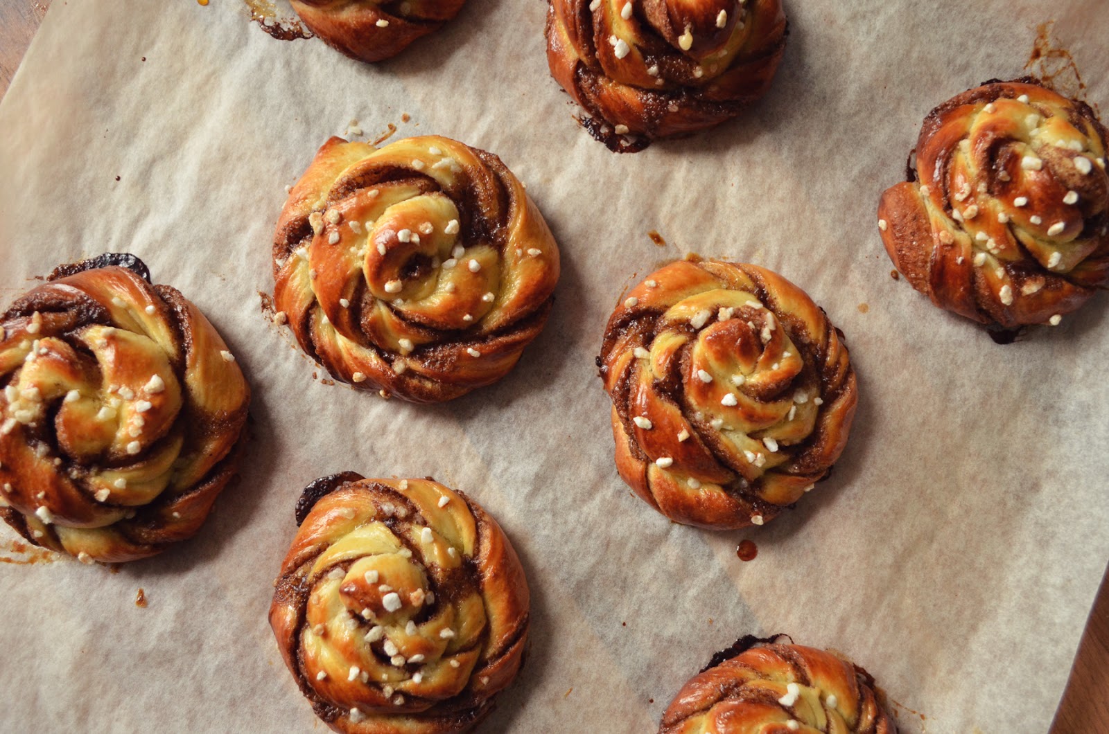 Swedish Kanelbullar and Kardemummabullar