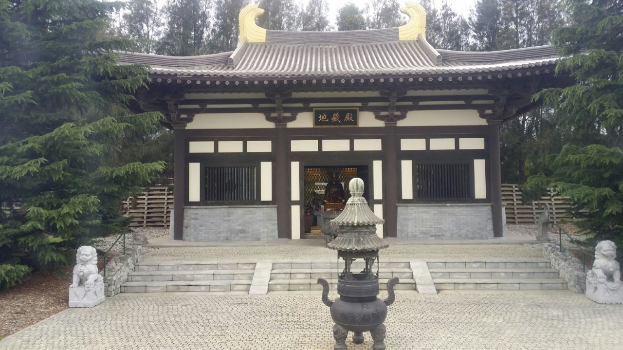Midlifewanderlust: Springvale Botanical Cemetery Tour