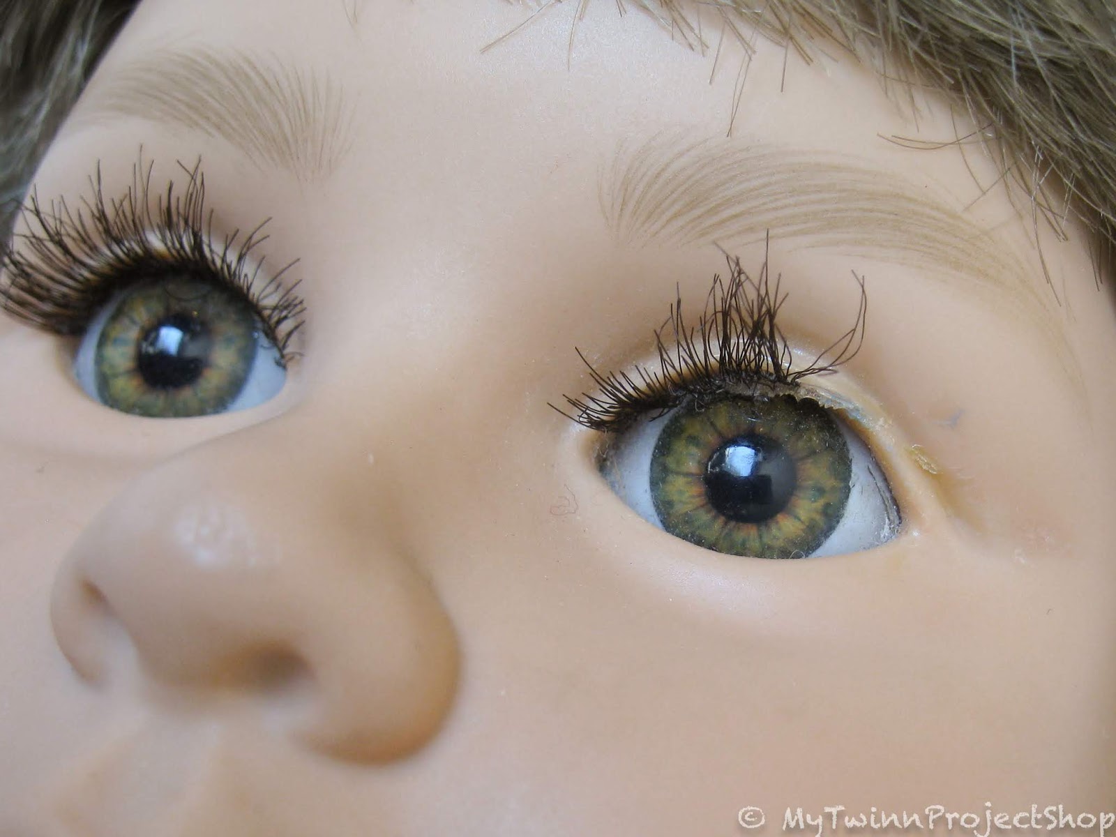 The My Twinn Project Shop: Hattie and Fern, Part 2: Infuriating Fern