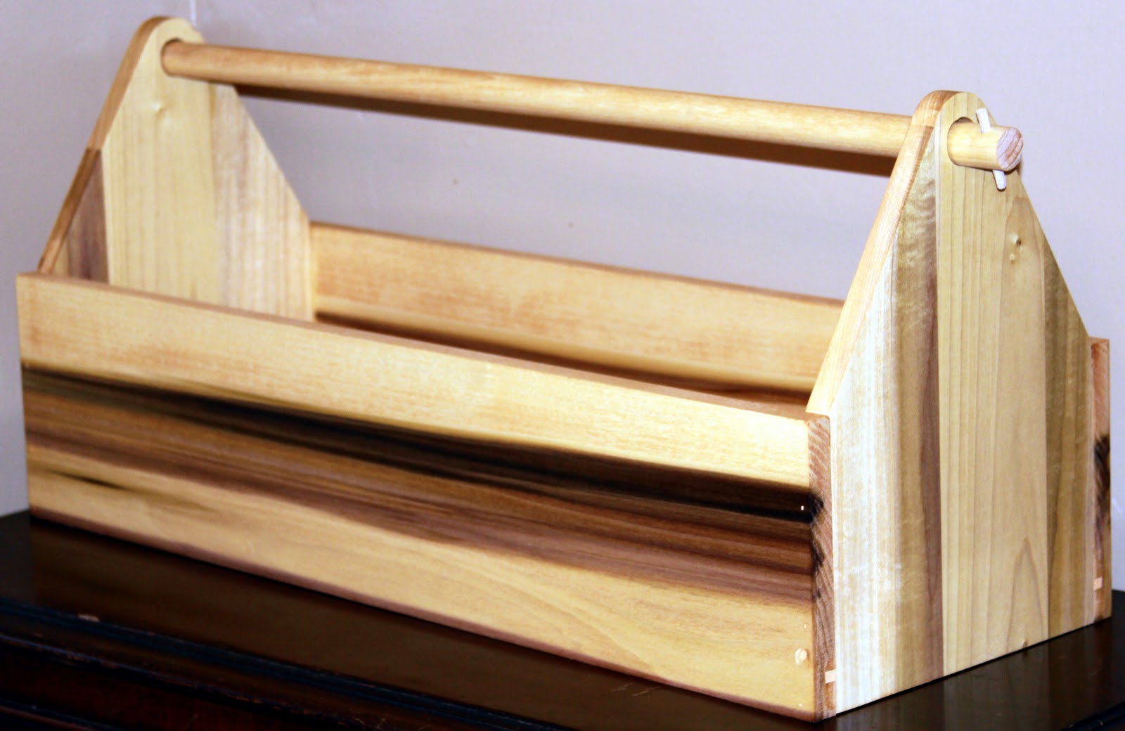 DSH Woodworks: Old School Tool Box