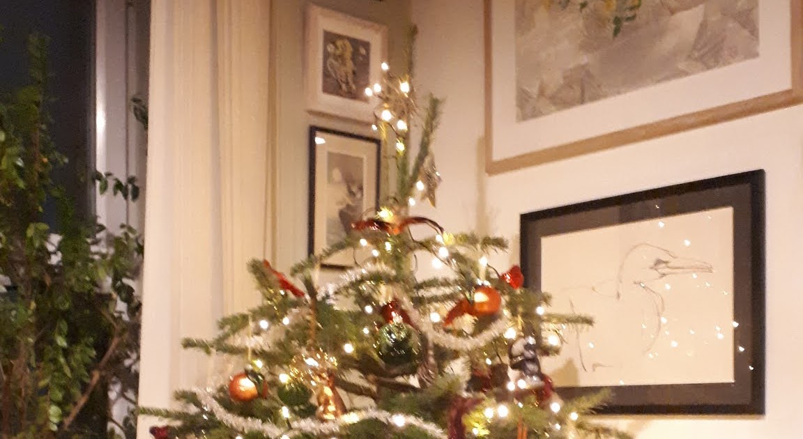Desperate Reader: Home and The Cursed Christmas Tree