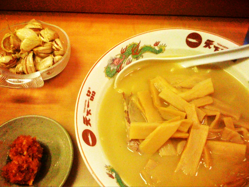 The Fashionably-Forward Foodie: Tenkaippin Ramen