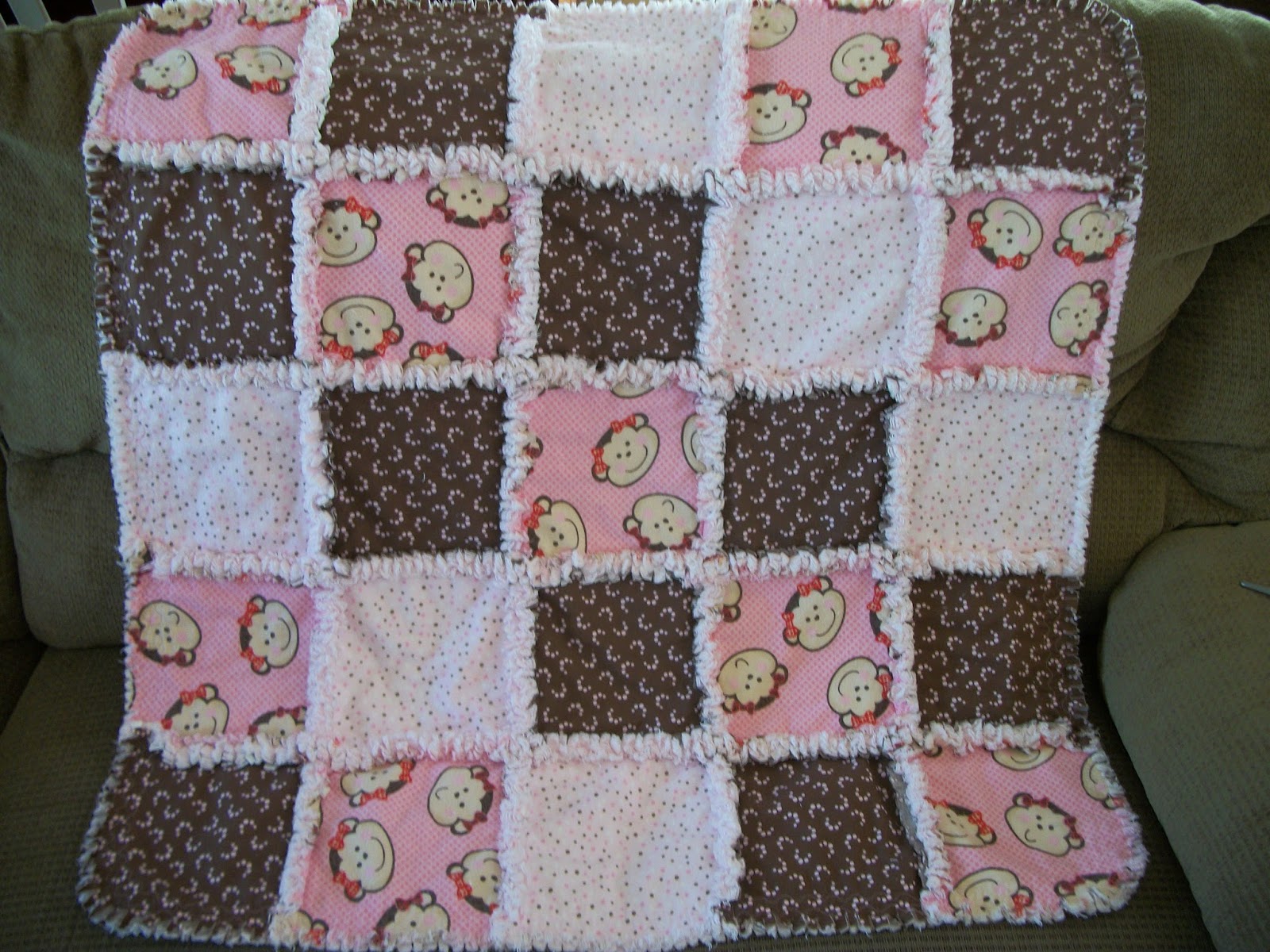 Deerecountry Quilts : Baby Girl Monkey Rag Quilt