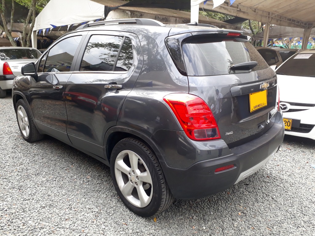 CHEVROLET TRACKER LT 2016 GRIS