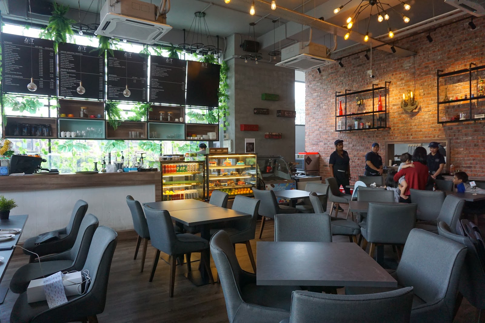 SELEKSI MENU MENARIK DI ANT CAFÉ & BAR KUALA LUMPUR