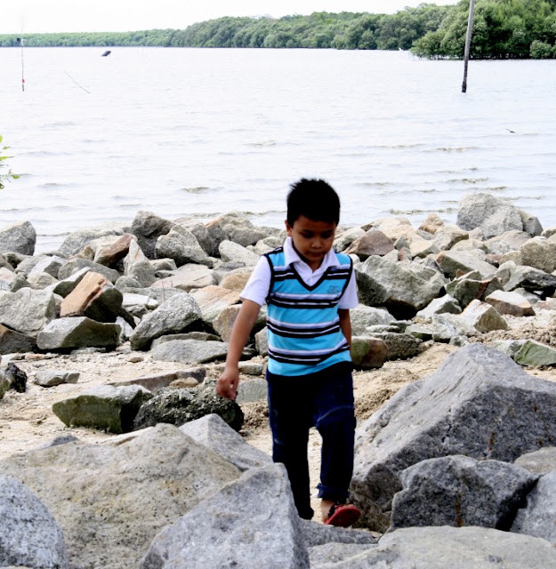Gelagat Si Kecil Di Pantai Bagan Nakhoda Omar (BNO) - BinMuhammad