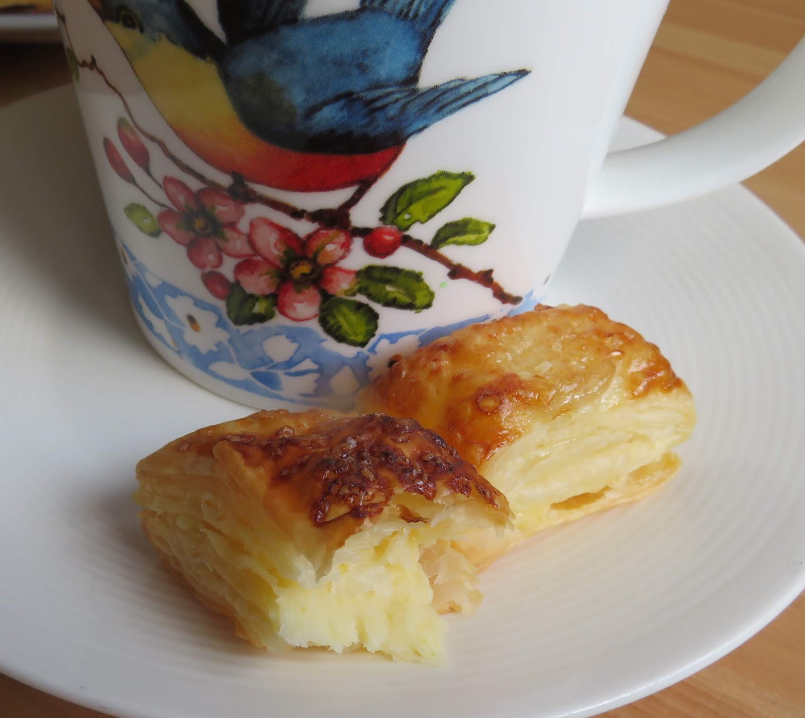 Lemon Puff Biscuits | The English Kitchen