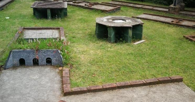 The Ham and Egger Files: Crazy Golf at Henllan Station in Newcastle ...