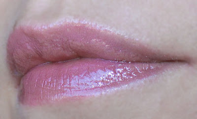 co sroce w oko wpadnie: deep berry pink... czyli blyszczyk Illamasqua :)