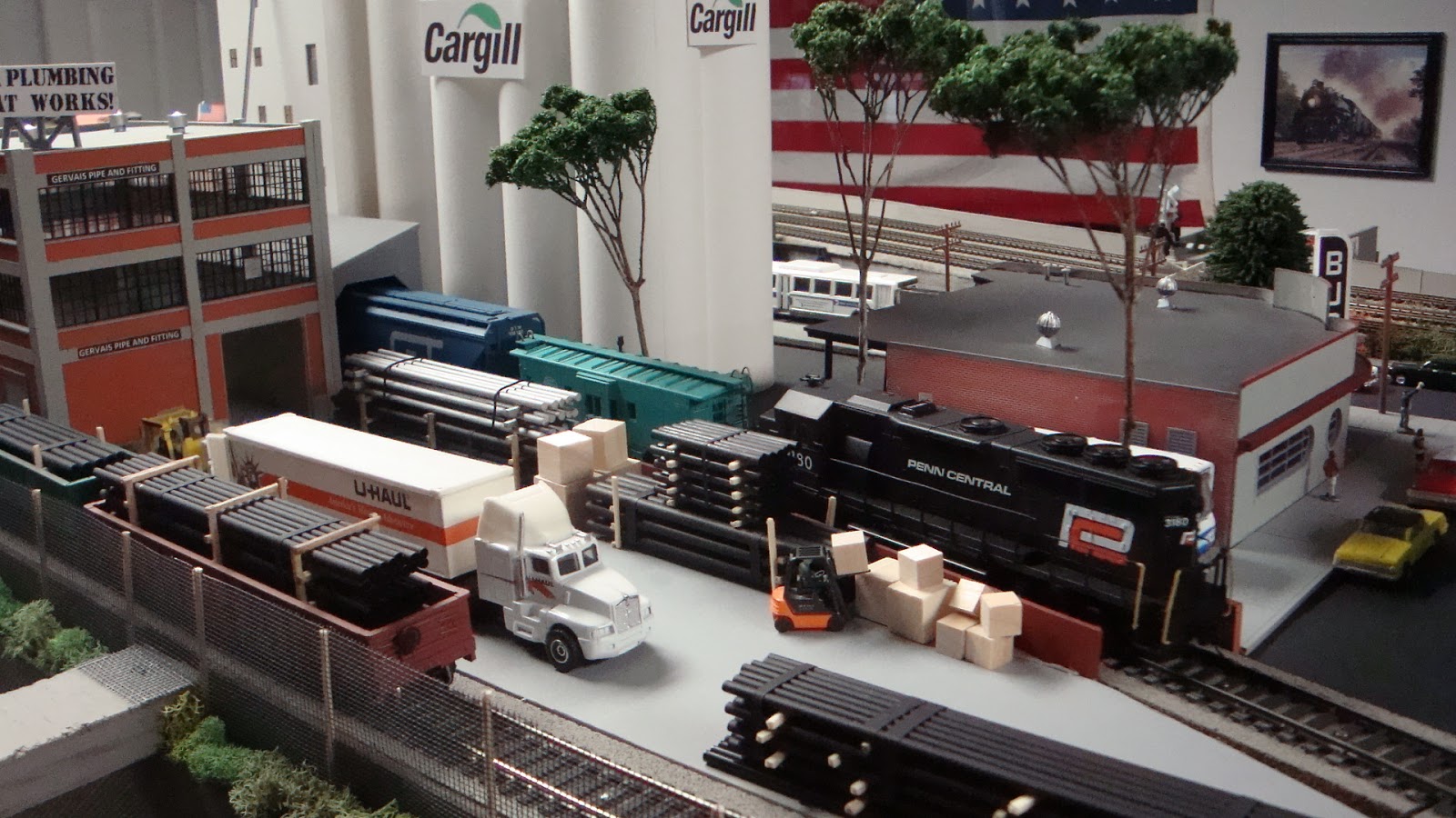 New York Central Train Layout: Empty Hoppers to Selkirk