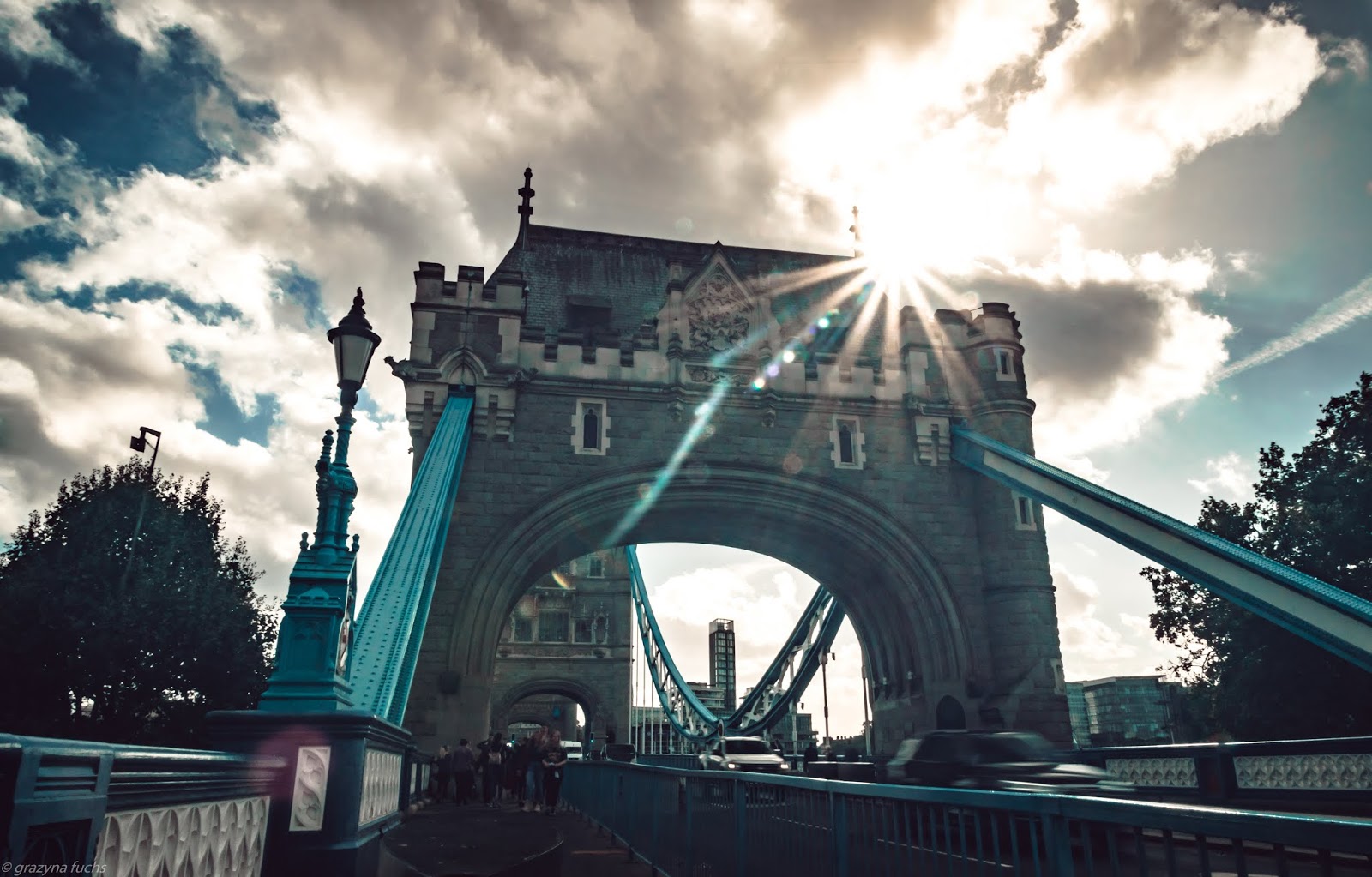 Enjoy your time with beautiful places: London's Defining Landmarks