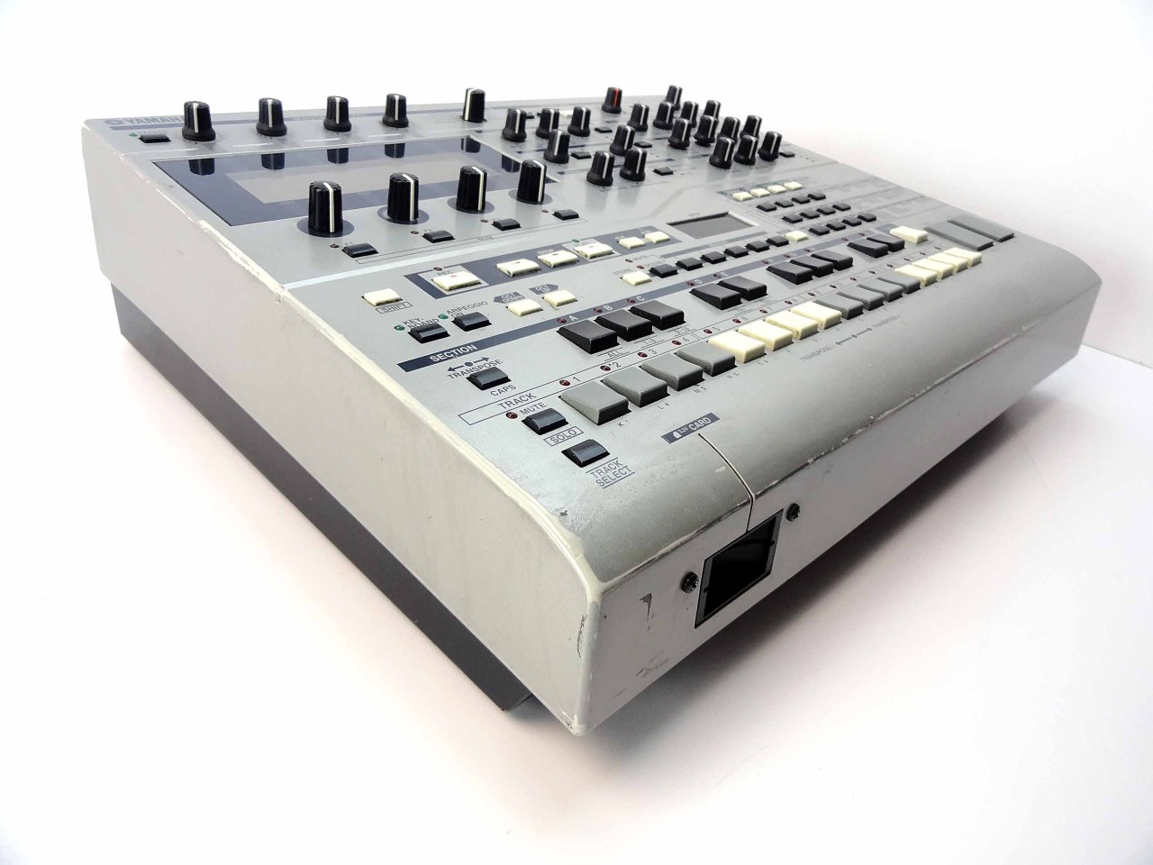 MATRIXSYNTH-B: Yamaha RS7000 Sampler Groove Box Synthesizer