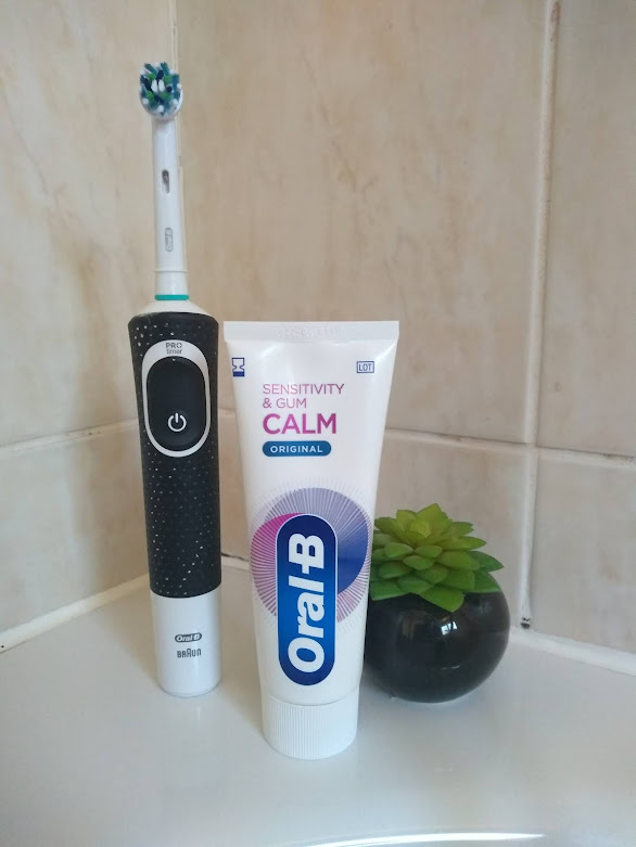 *Oral-B Sensitivity & Gum Calm Toothpaste Review & Discount Code