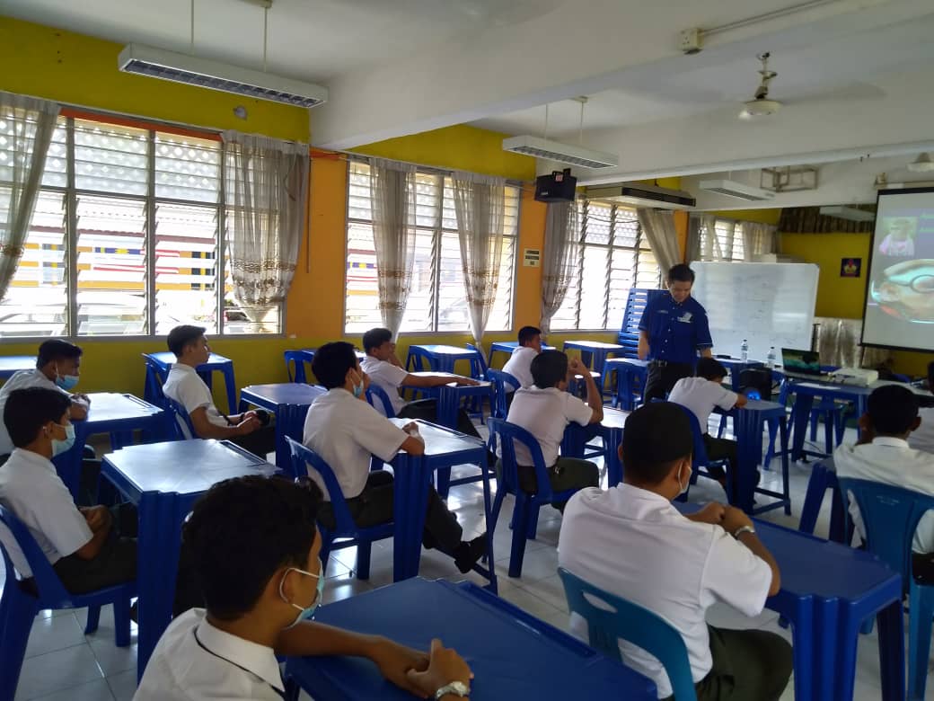 LAMAN WEB RASMI SMKTTJ