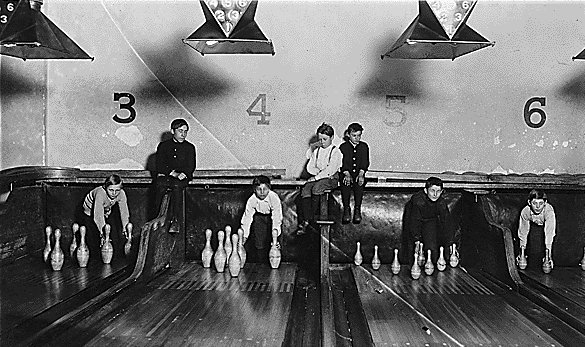 The Fabulous 40's and 50's: A Classic-Guys View: Bowling in the 50's Part I