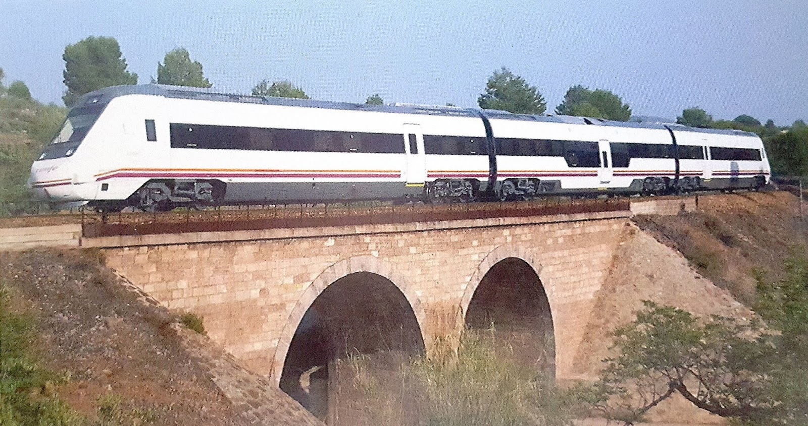 LAS TRACCIONES TÉRMICA Y ELÉCTRICA EN RENFE (CXII) NUEVOS TRENES PARA ...