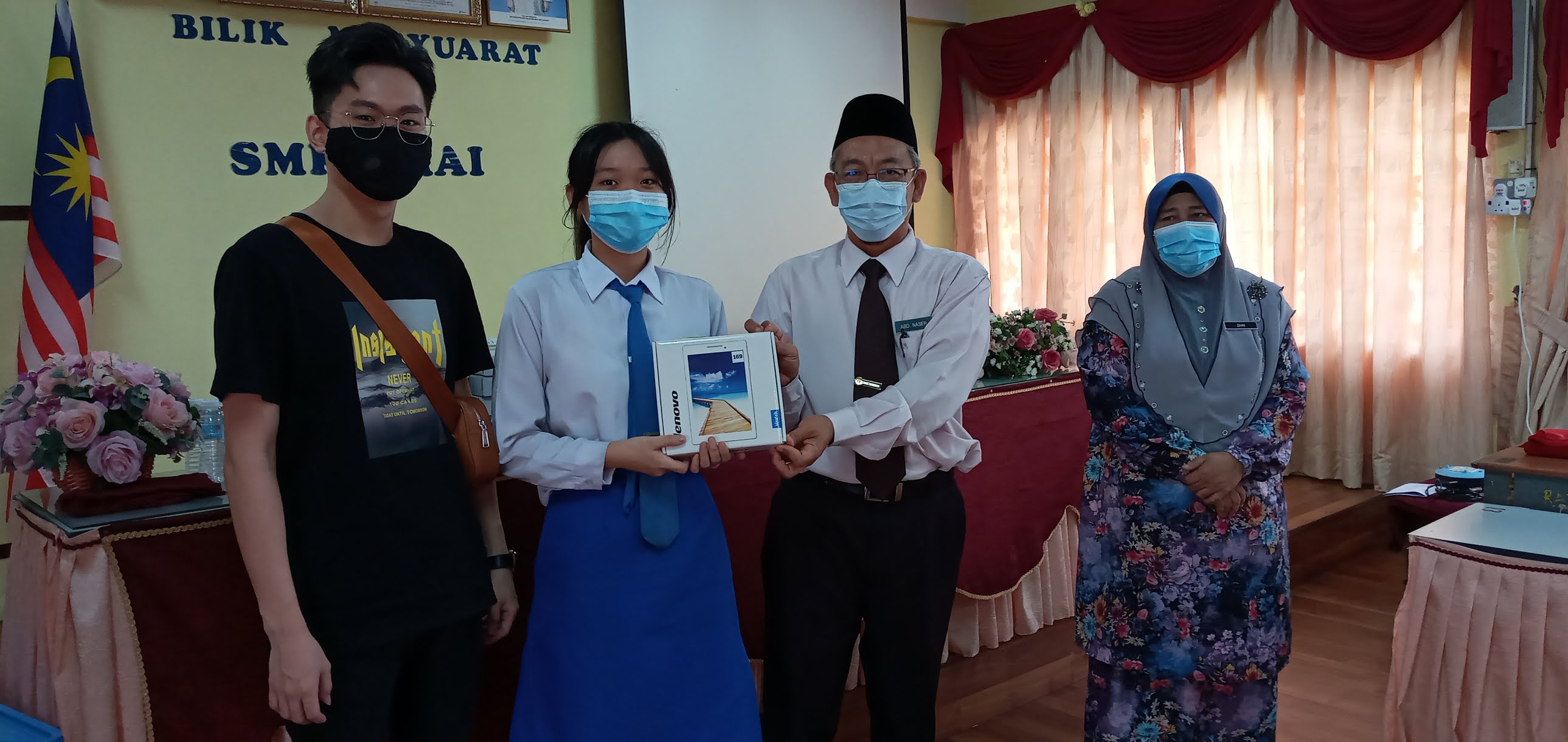 LAMAN BLOG SMK PRAI - PEA 0001: MAJLIS PENYERAHAN TABLET empowerNCER ...