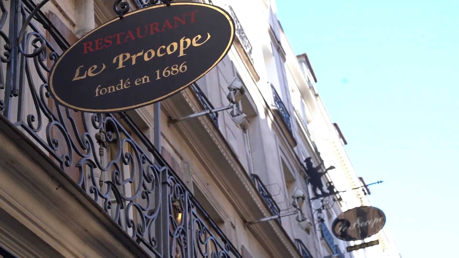 Le Procope París y el sombrero de Napoleón.