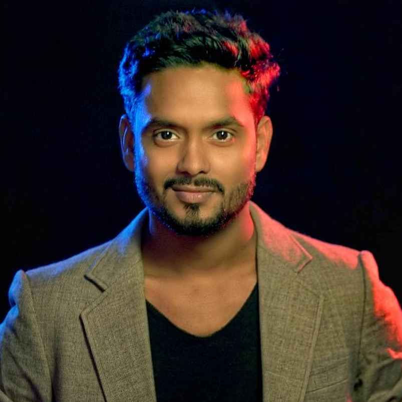 Jitendra Singh Tanwar (Director) Wiki, Biography, Age, Wife, Facts and More