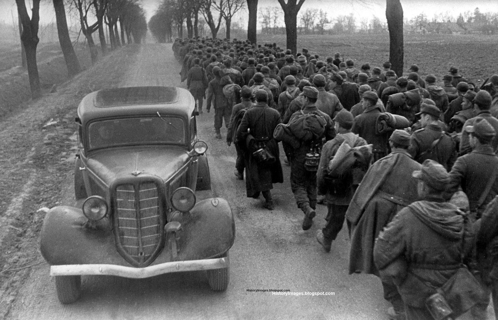 HISTORY IN IMAGES: Pictures Of War, History , WW2: The Decimation Of ...