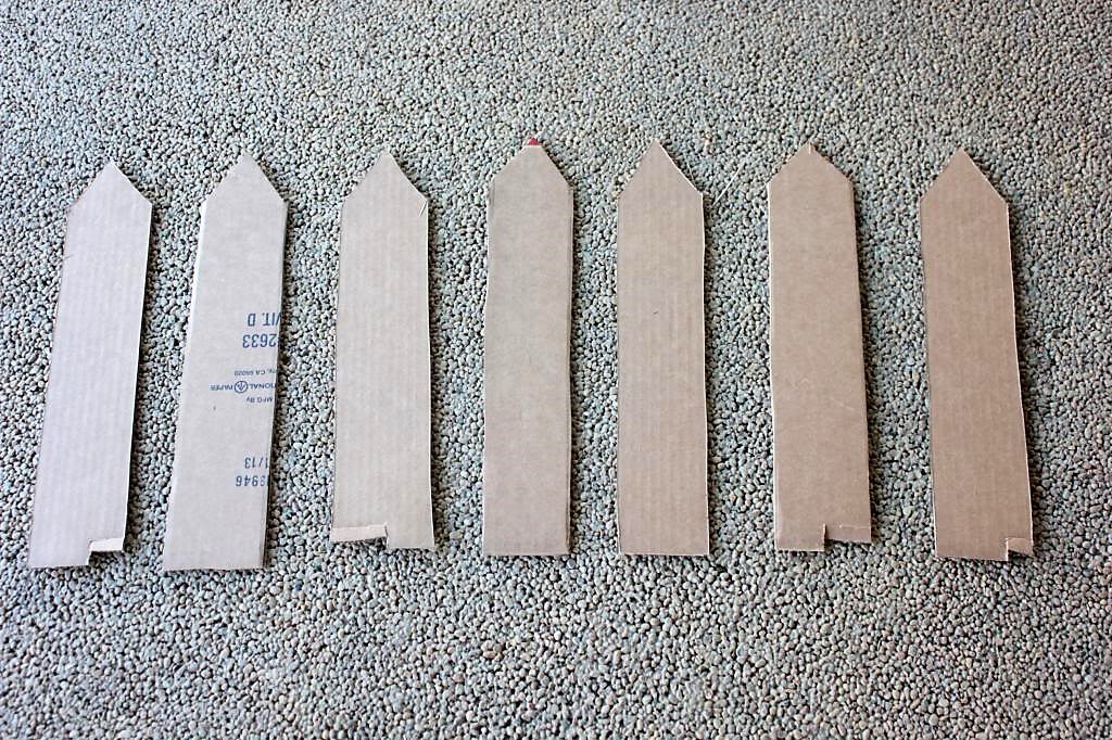 Clearwater Cottage: Easy Cardboard Picket Fence Decoration