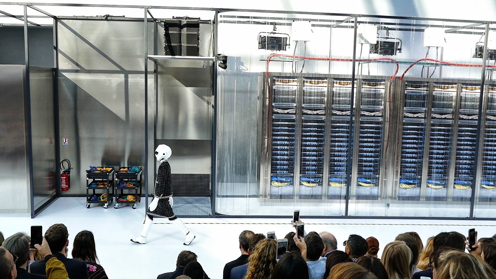 Chanel SS2017 - The data center Fashion show | AudreyWorldNews fashion ...
