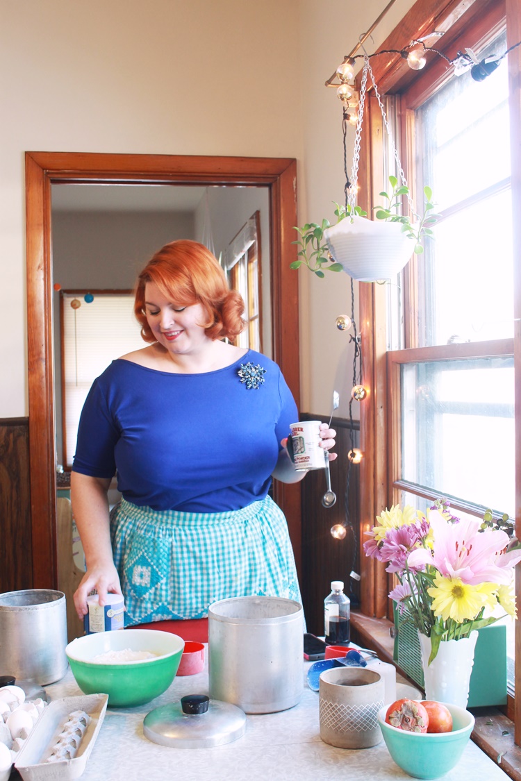 Outfit: Baking in Blue / Va-Voom Vintage | Vintage Fashion, Hair ...