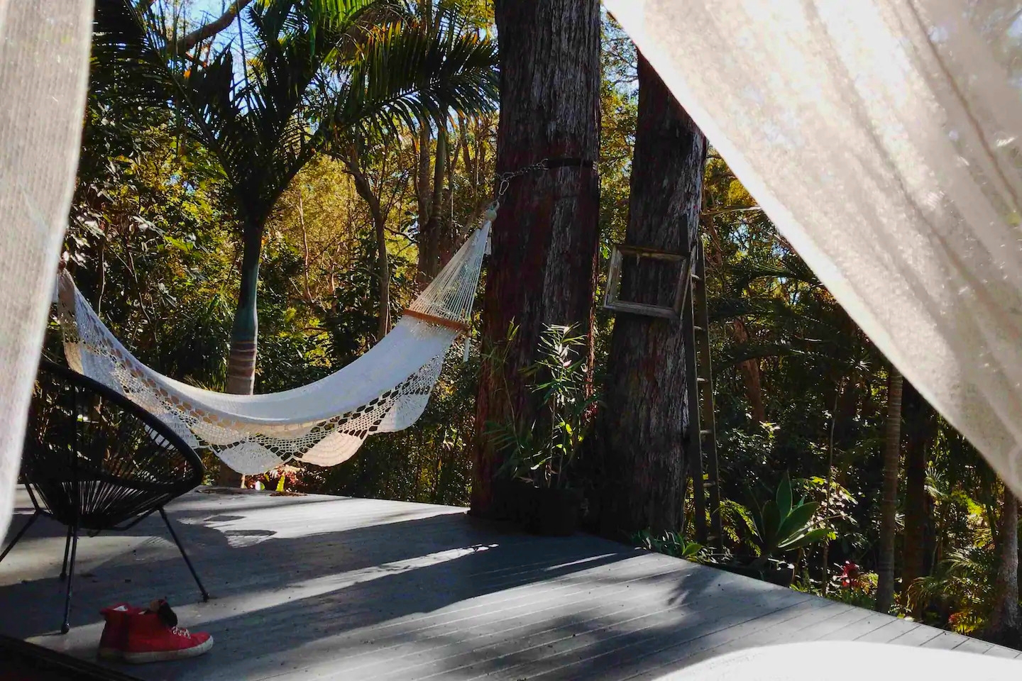 Shipping Container Homes & Buildings: 20 ft Small and Cozy Shipping ...