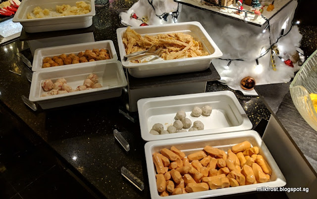 milkfrost's world: The Buffet @ M Hotel | Year End w/Voodoos