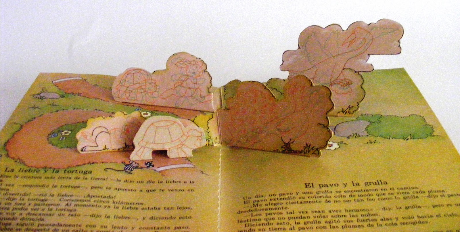 CUENTOS DE PAPEL: Libros 3D
