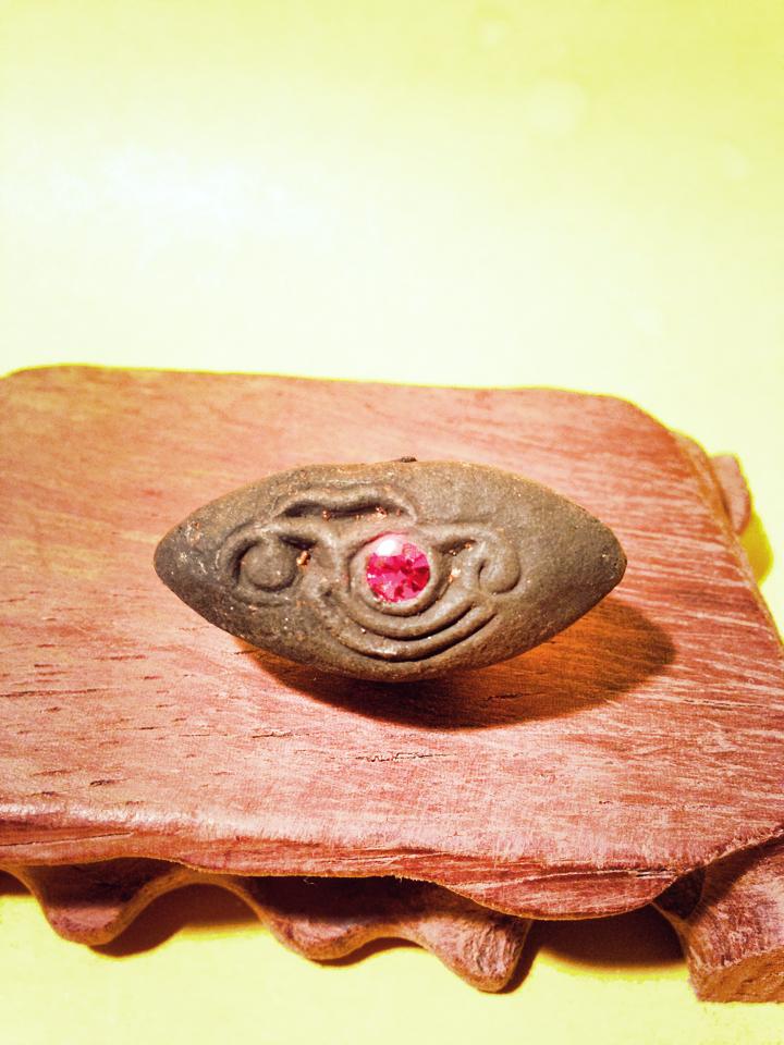 Thai Amulets Love Charms Culture : Famous Lp Pinak Lucky Eye Early ...