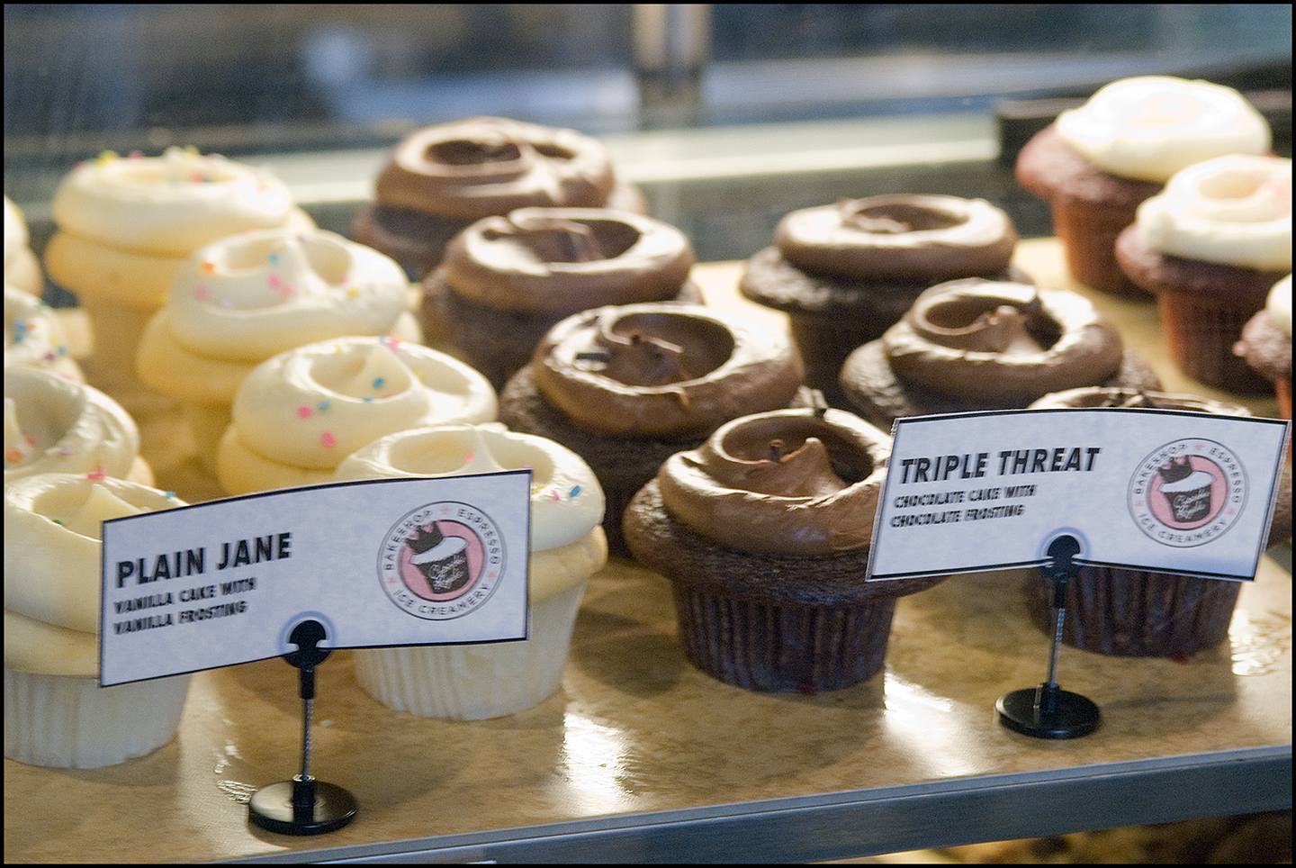 Cupcake Royale Official Cupcake of Seattle Mariners