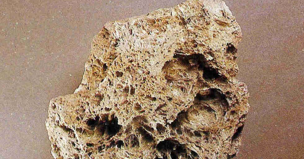 A la palestra : ROCA VOLCÁNICA - PIEDRA PÓMEZ o PUMITA