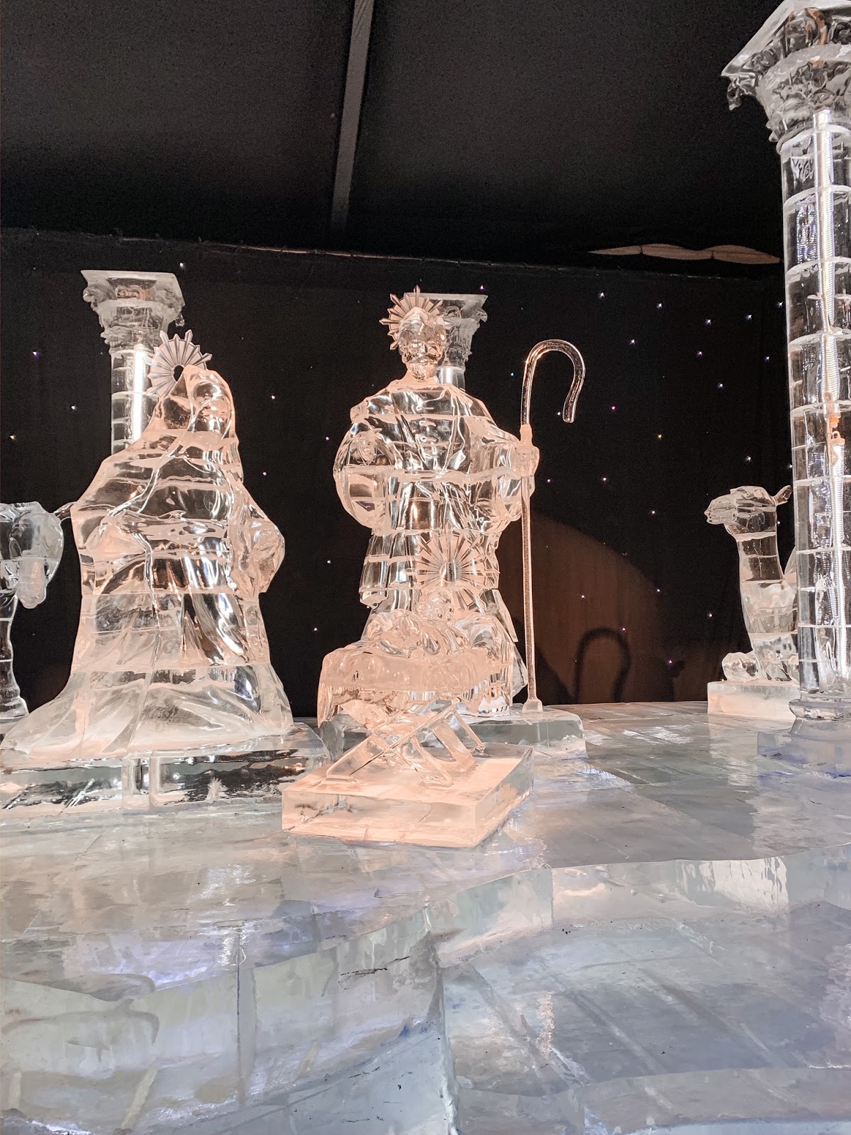 {Gaylord Texan / Ice Exhibit 2019} - HALL AROUND TEXAS