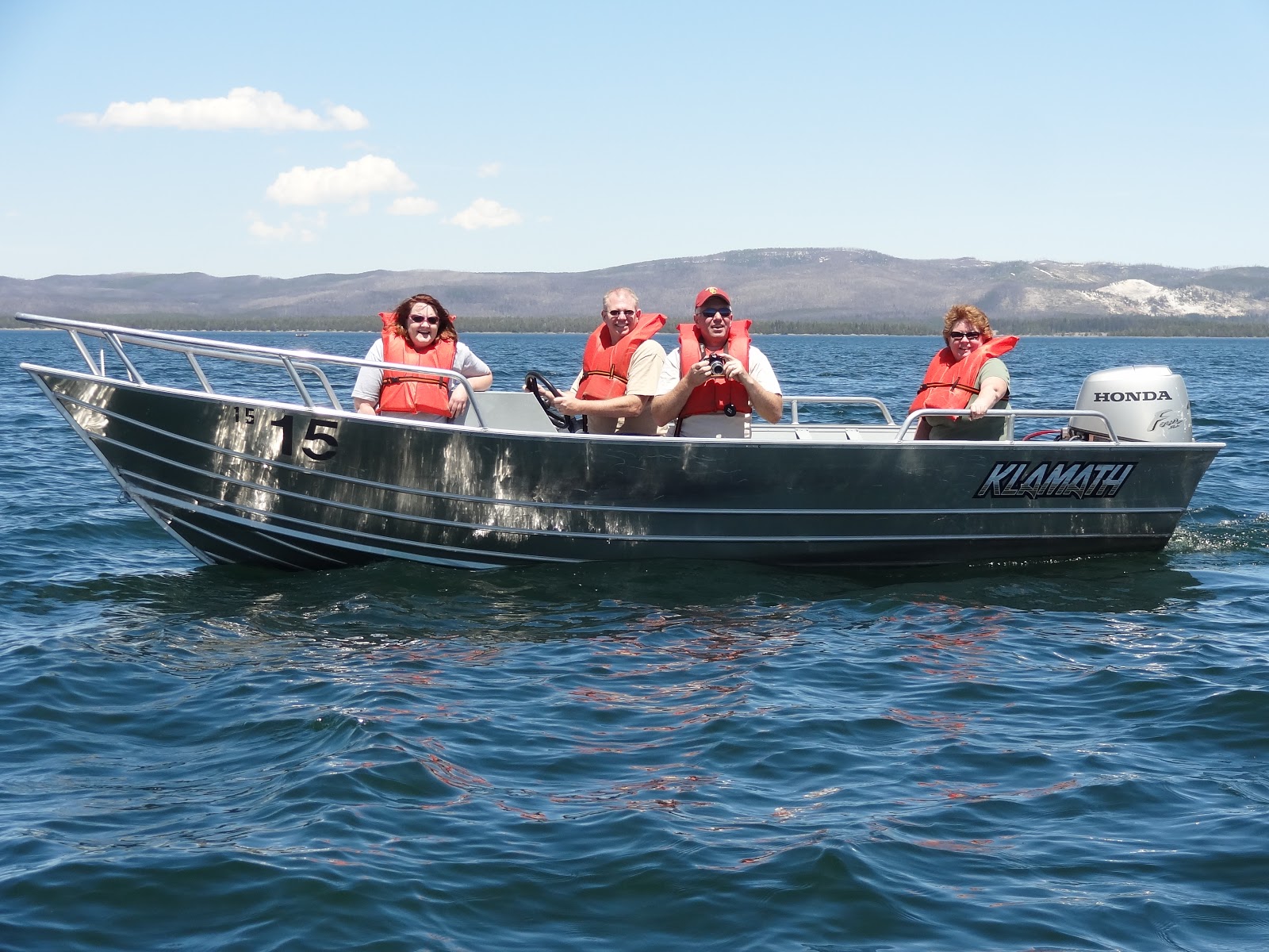 The Beaulieu Bunch: Yellowstone - Day 2 ...Hikes and Boat races on the lake