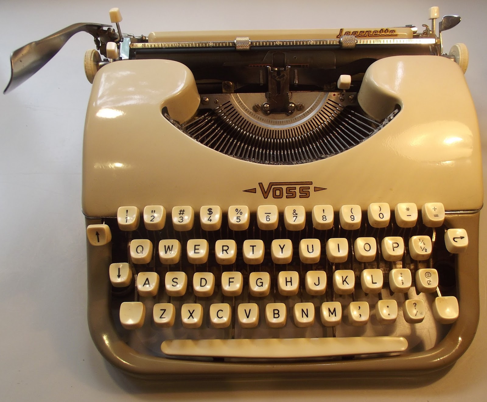 oz.Typewriter: Voss Learnette Portable Typewriter