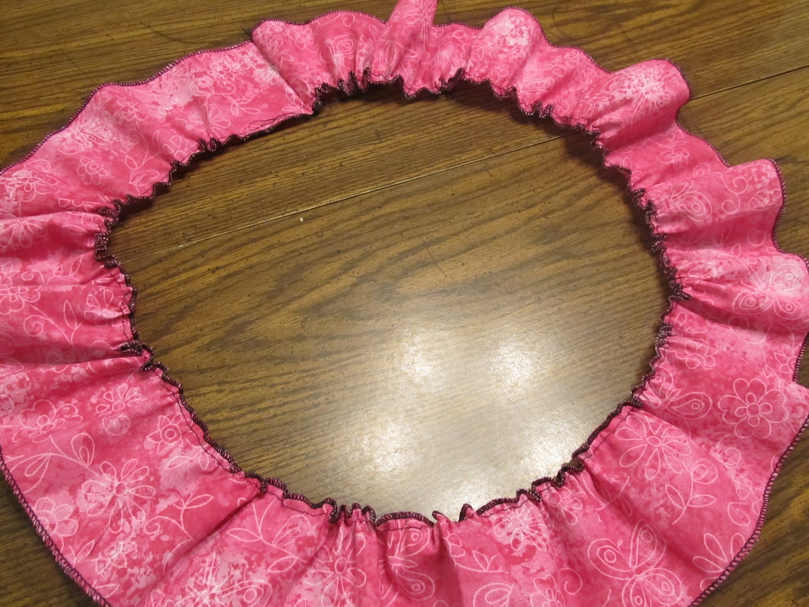 Mud Puddles & Daisies: Little Girls Ruffle Skirt Tutorial