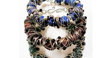 Wire Wrapped Memory Wire Bangle Tutorial / The Beading Gem